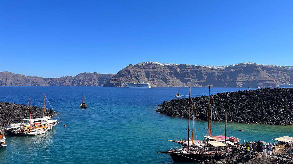 VOLCANO TOUR-PALAIA KAMENI - PrekasTravel-Santorini.com